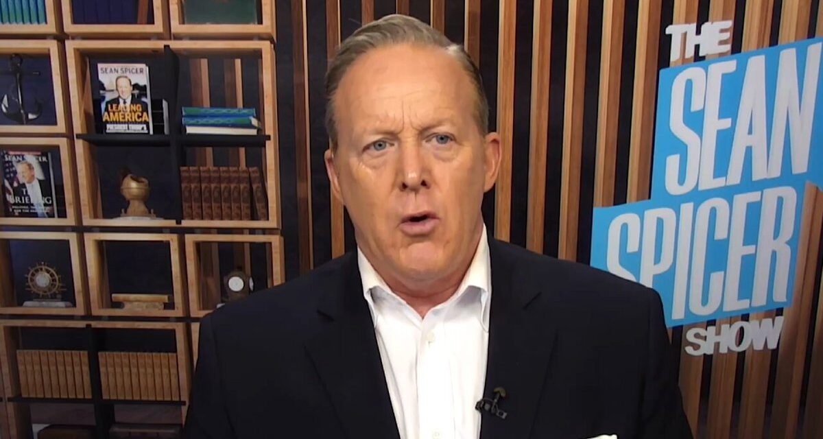 'That's a Huge Problem': Sean Spicer Rings Alarm Bells on Big GOP Issue ...